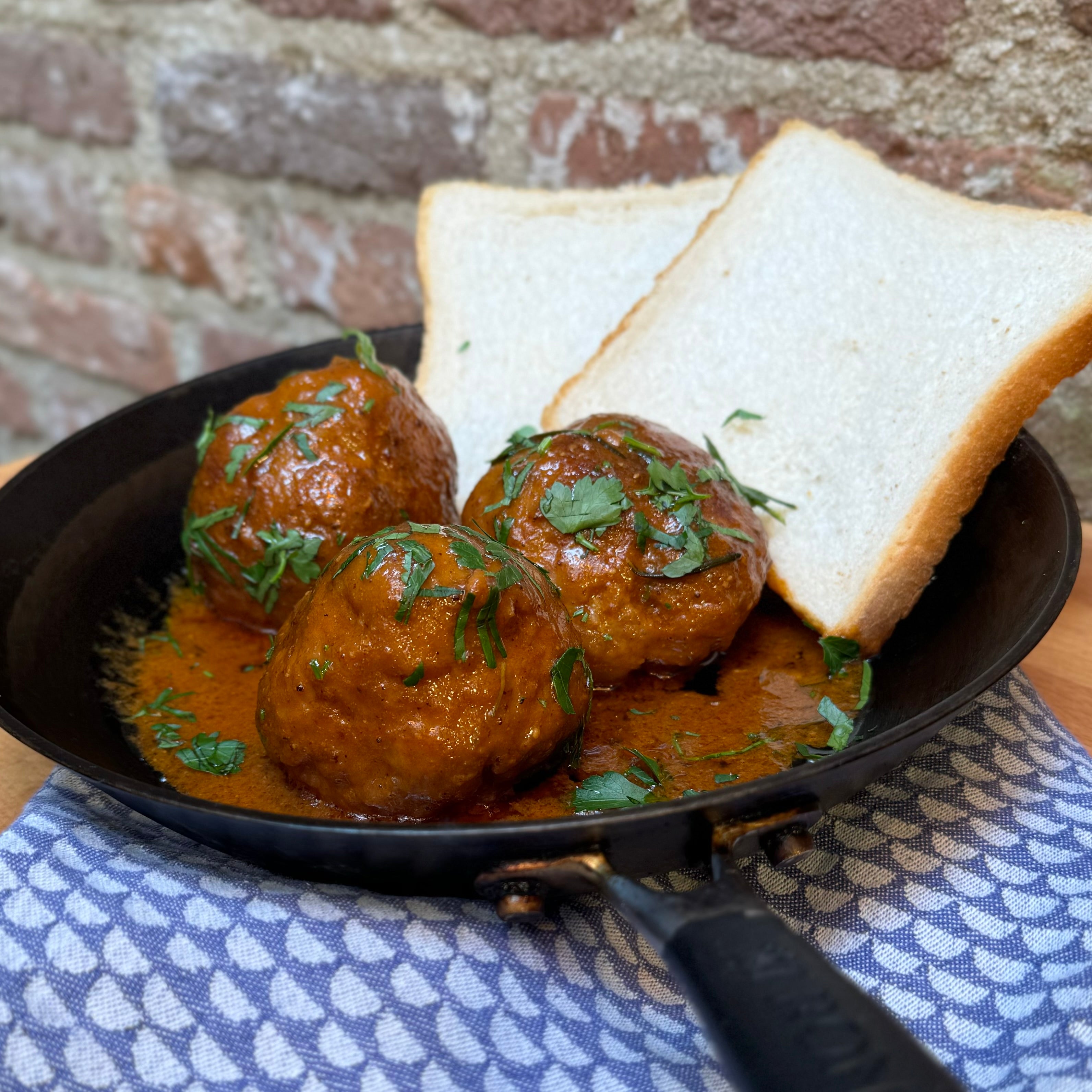 Dutch meatballs | Oma’s gehaktbal – The twisted chef